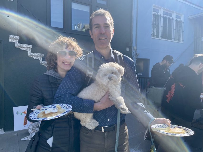 'Pancake Guy' returns, feeds 300 new friends - Mission Local