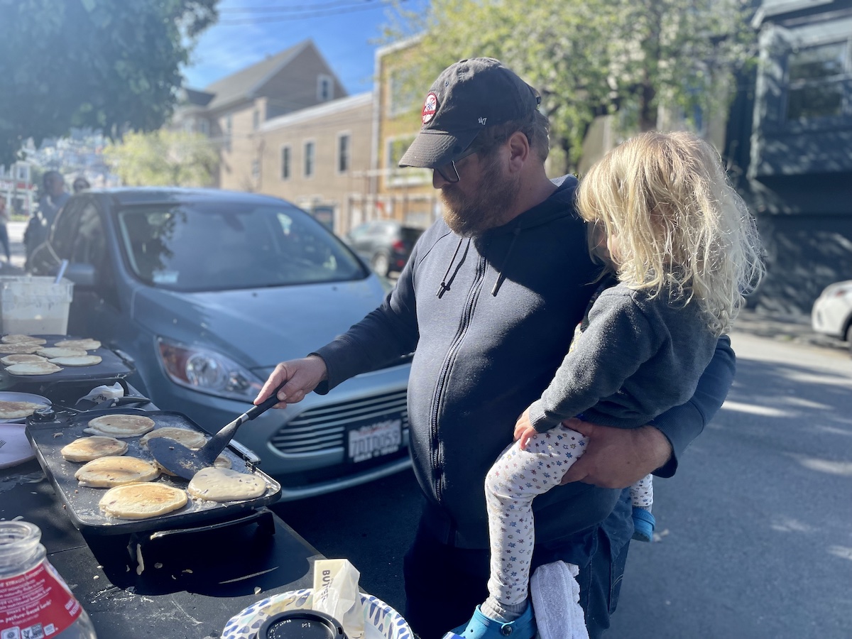 'Pancake Guy' returns, feeds 300 new friends - Mission Local