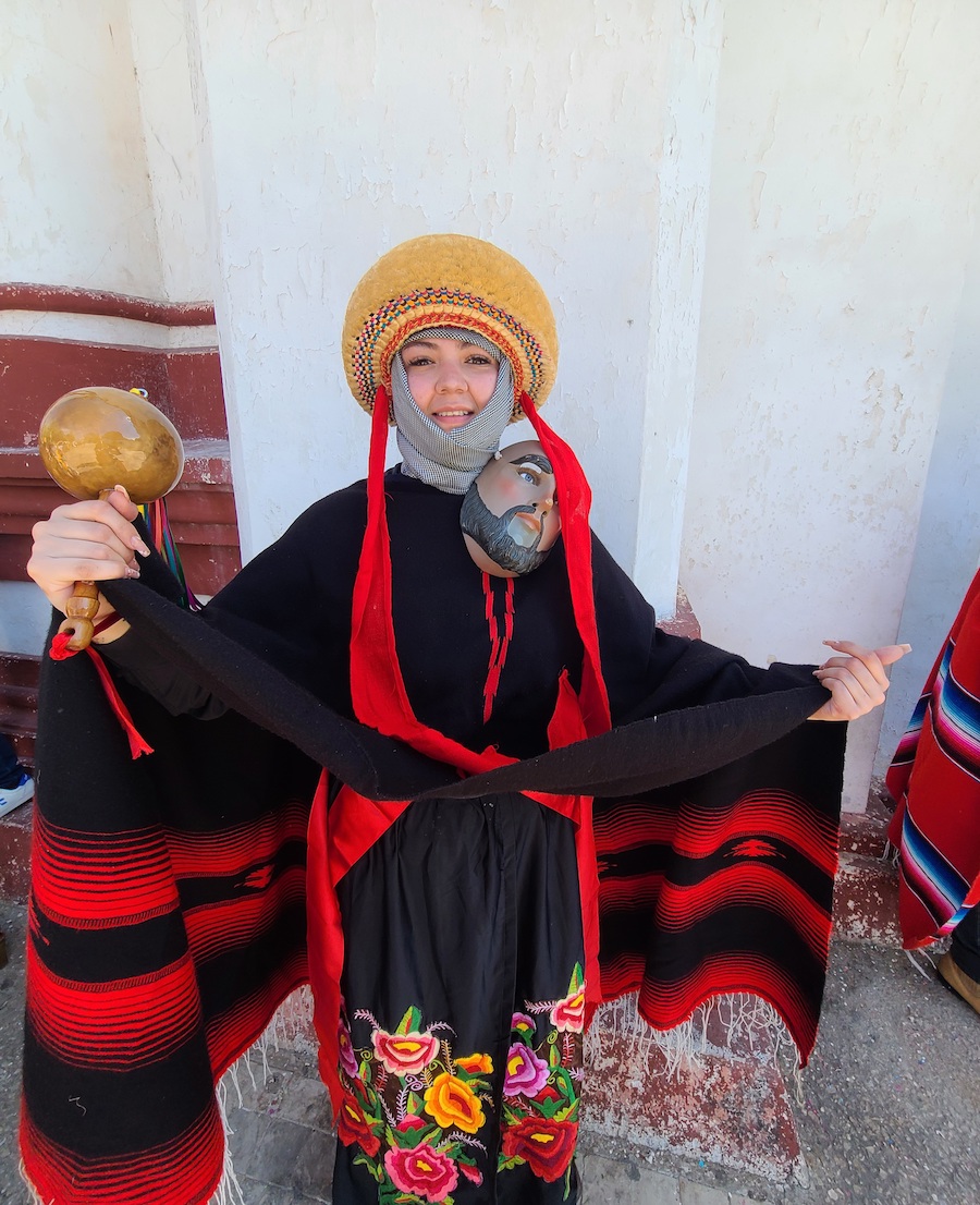Art show 'Solo Mujeres' connects generations of Latina artists