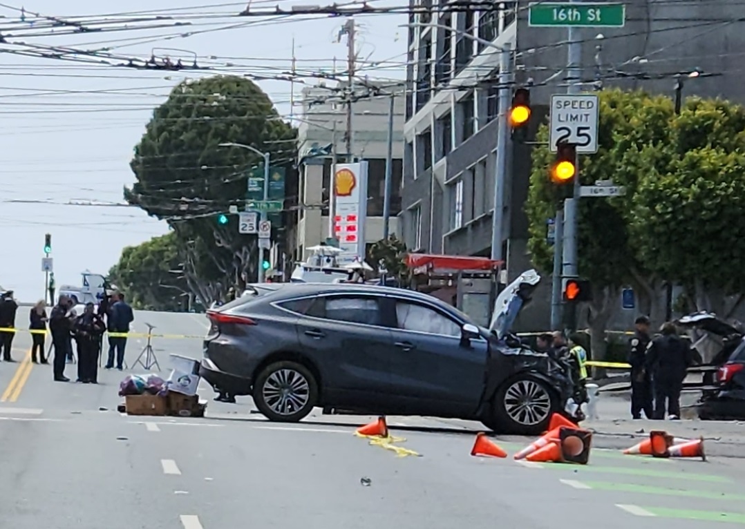 One killed, four injured in crash after SFPD chase carjacker