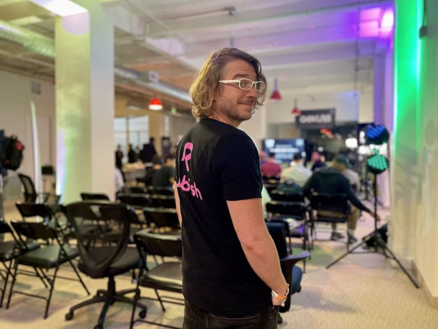 Stuck in the trash for six years, AI could change developer Israfil's life